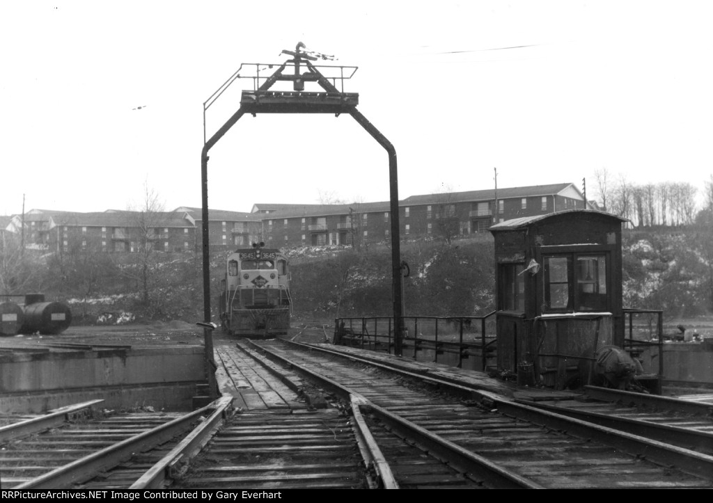 RDG GP35 #3645 - Reading Co